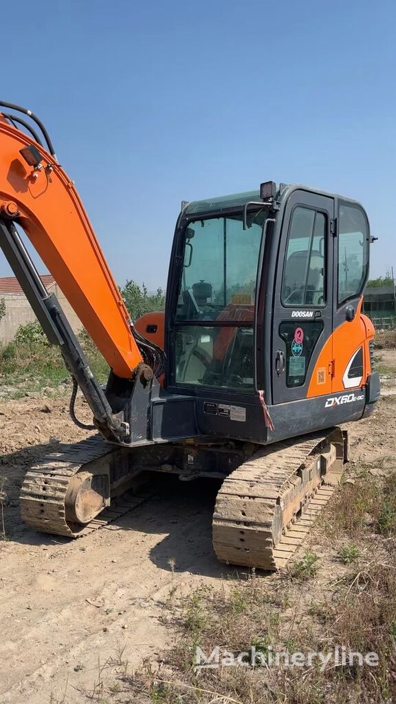 Doosan DX60 bager guseničar