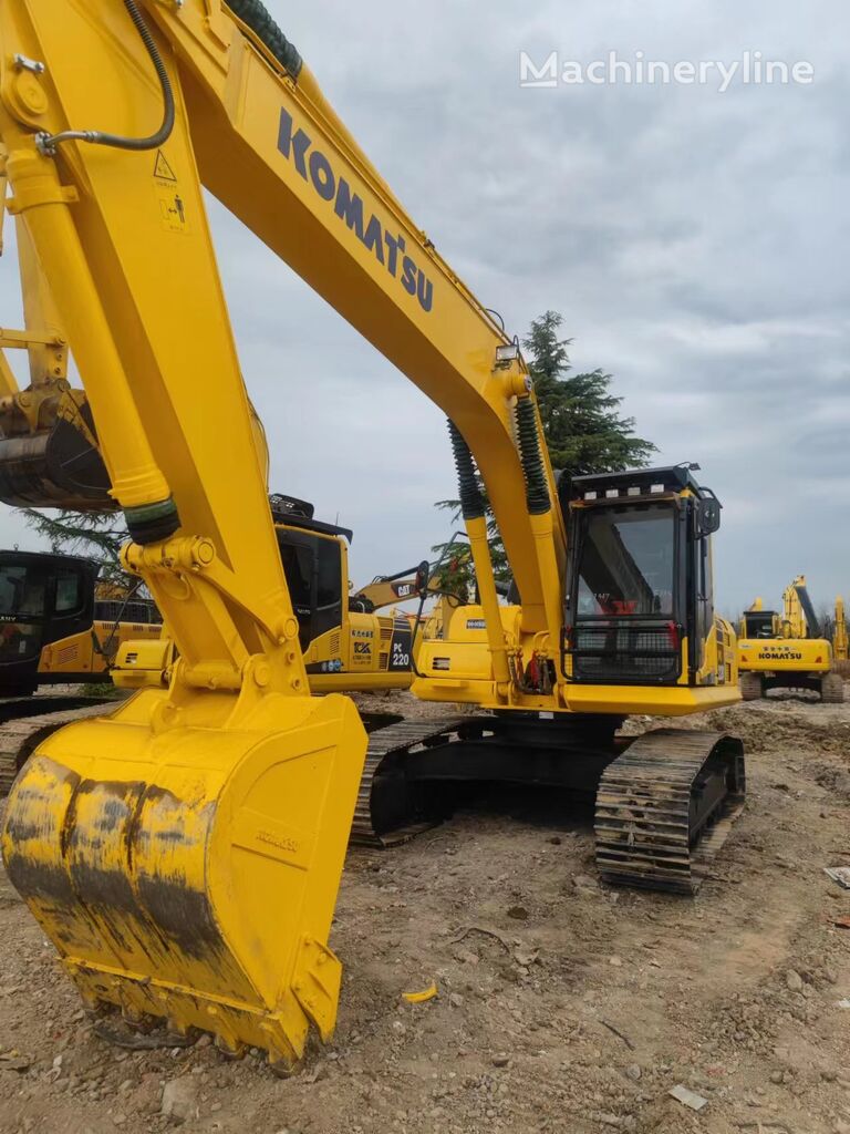 Komatsu PC220-8 bager guseničar