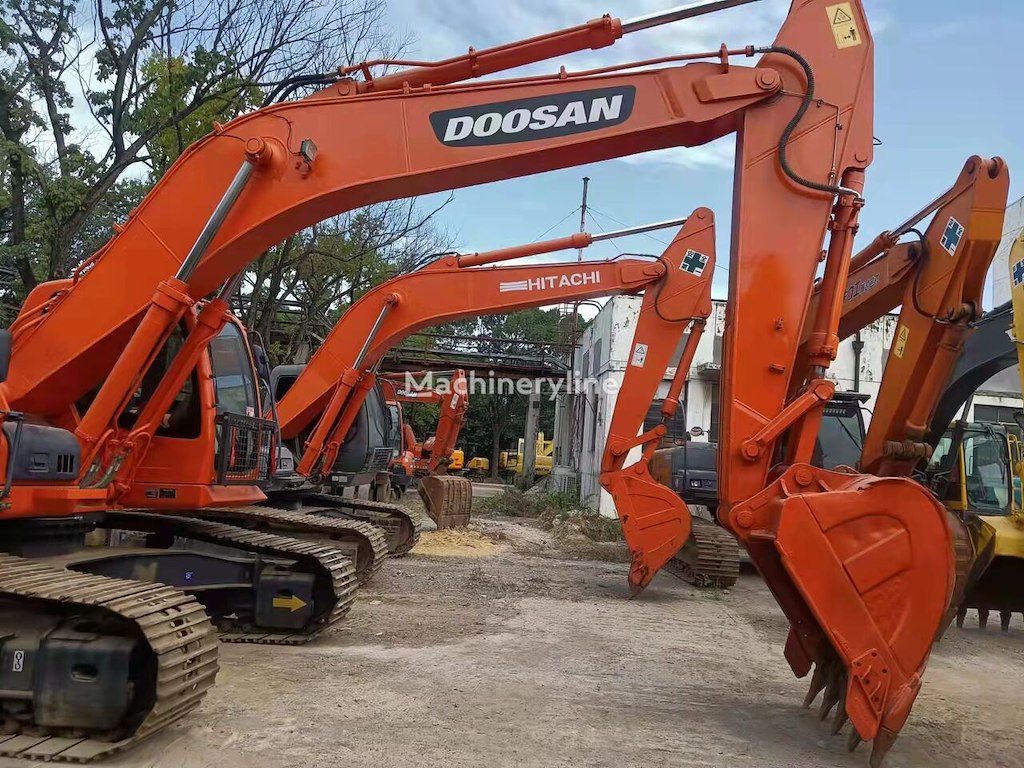 Doosan DX300 bager guseničar