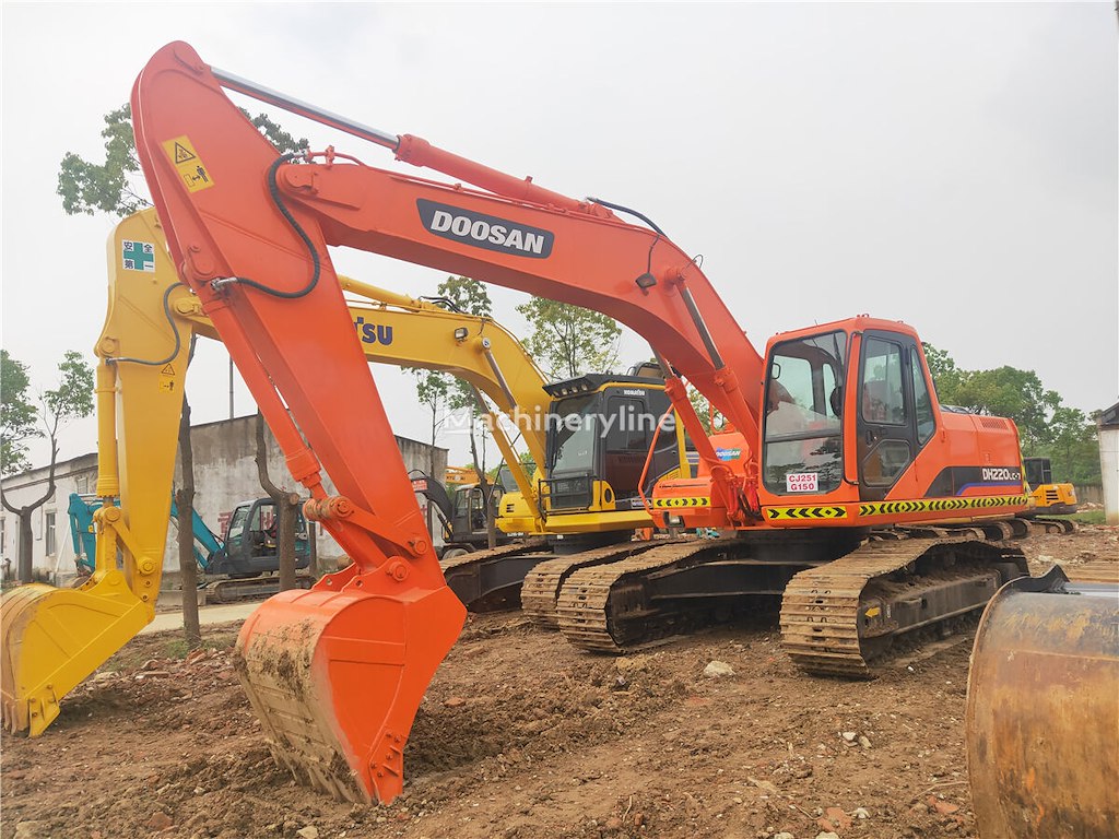 Doosan DH220LC-7 bager guseničar