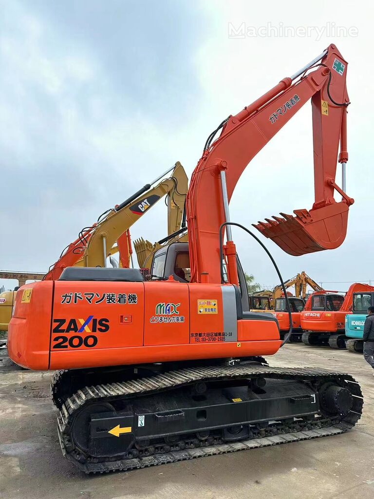 Hitachi ZX200 bager guseničar