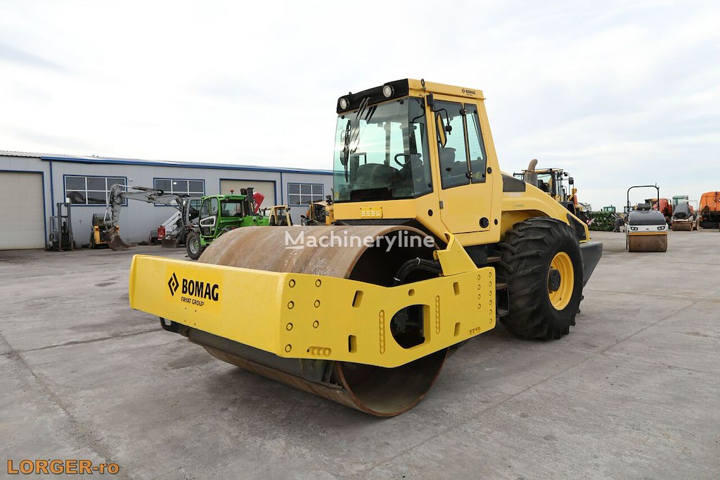 BOMAG BW216 DH-4 kompaktor s jednim valjkom