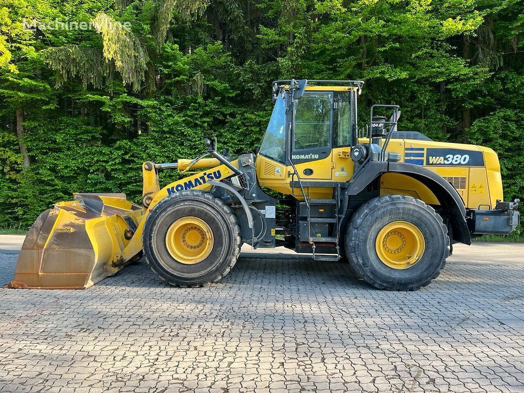 Komatsu WA 380-8 prednji utovarivač