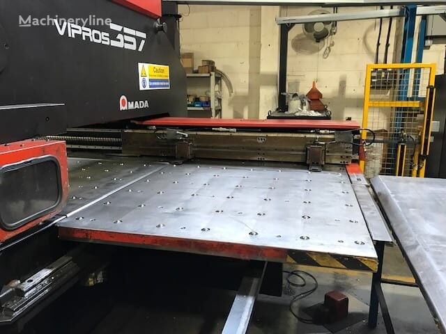 Amada Vipros 357 koordinatno probojna presa