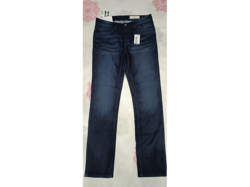 **LIVERGY SLIM FIT FARMERICE 34/32 NOVO**