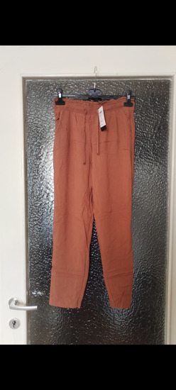 NOVE sa Etiketom Braon Pantalone Trenerka