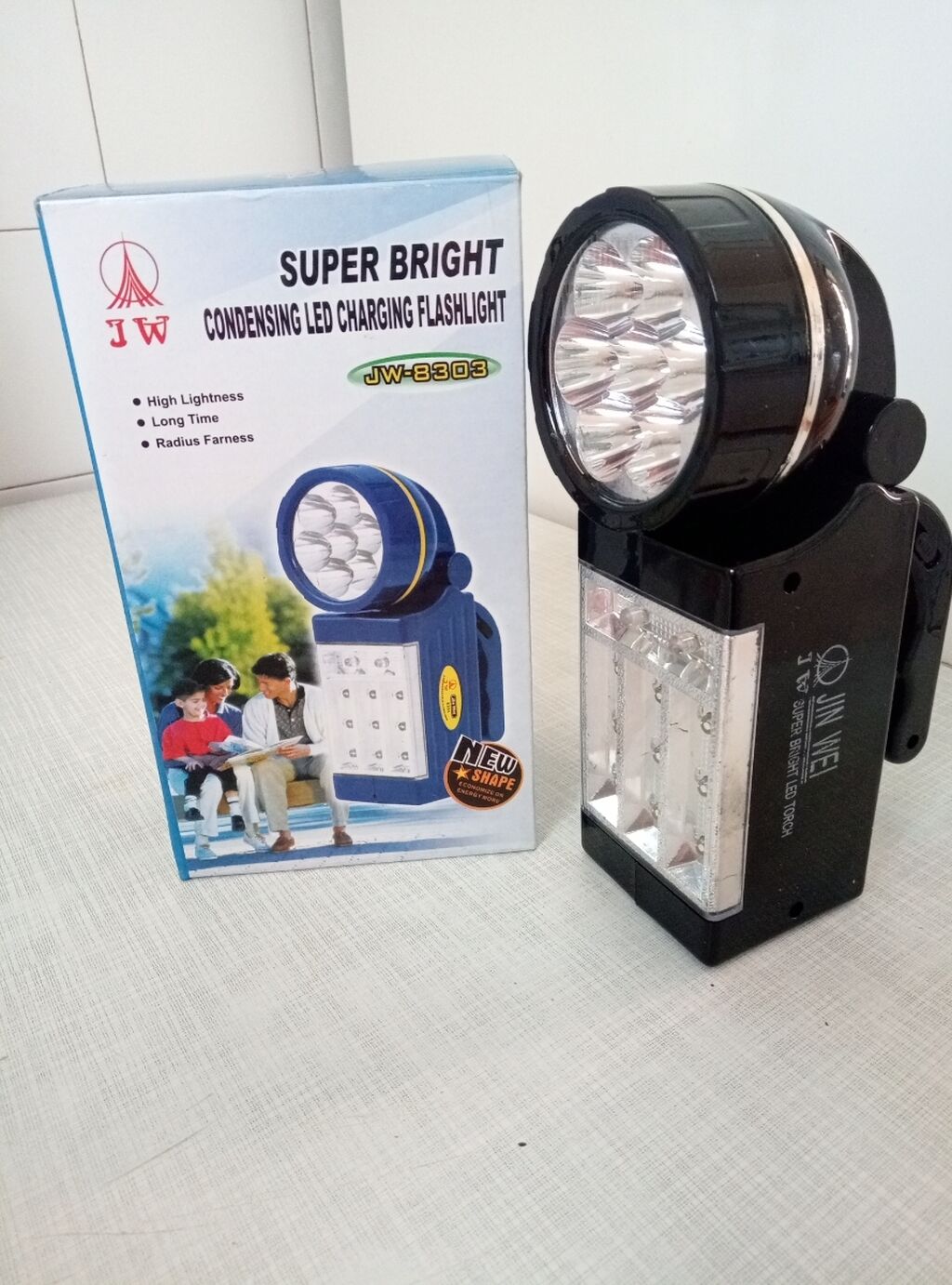 Baterijska lampa, sa malim reflektorom i mobilnom lampom, na baterije