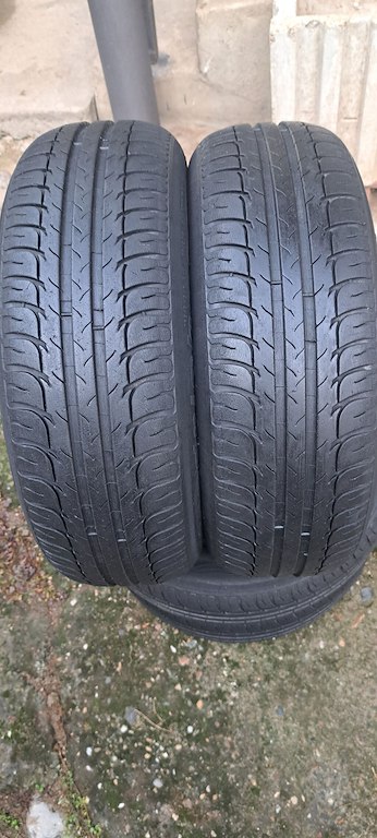 175 65 R14 BFGoodrich. Prodajem 2kom polovne letnje auto gume