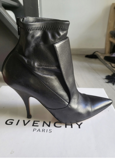 Givenchy cizme snižene
