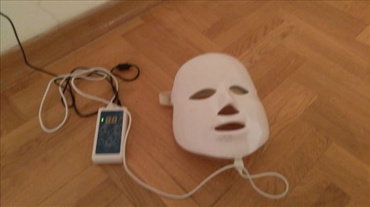 Led maska za tretmane lica