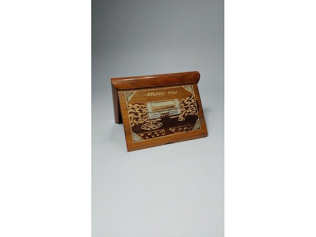 Vrnjačka banja stara drvena kutija sedef intarzija