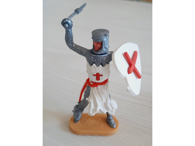 Cherilea Toys Crusader Standing With Battleaxe Shield