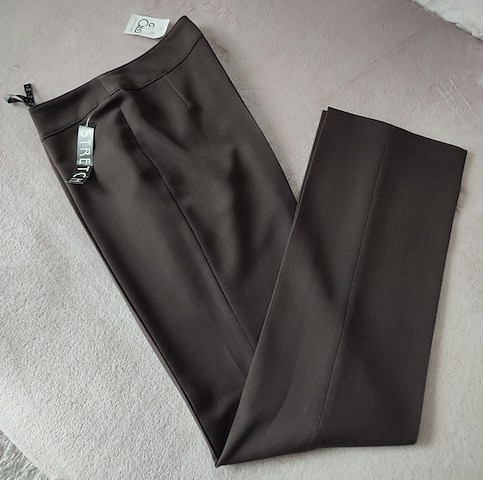 Nove poslovne pantalone