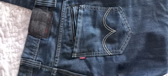 Levis 514 w33 l34 tamne muske