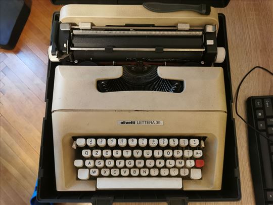 Pisaća mašina Olivetti Lettera 35