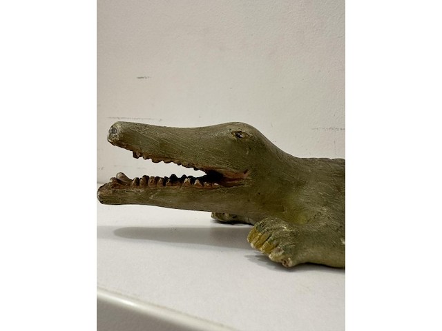 Krokodil - drvena figura