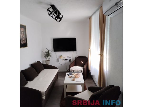 Trosoban Apartman Sole Beograd Rakovica