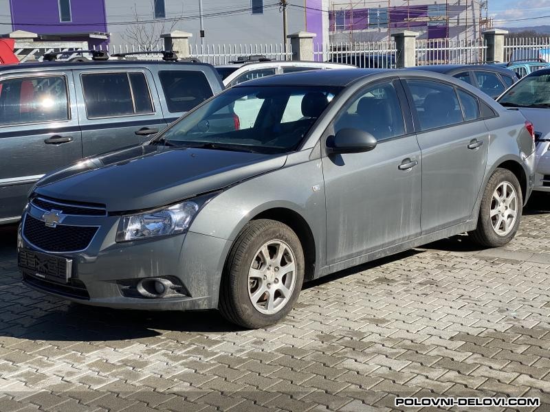 Chevrolet Cruze Kompletan Auto U Delovima