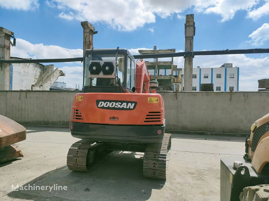 Doosan DH55 bager guseničar