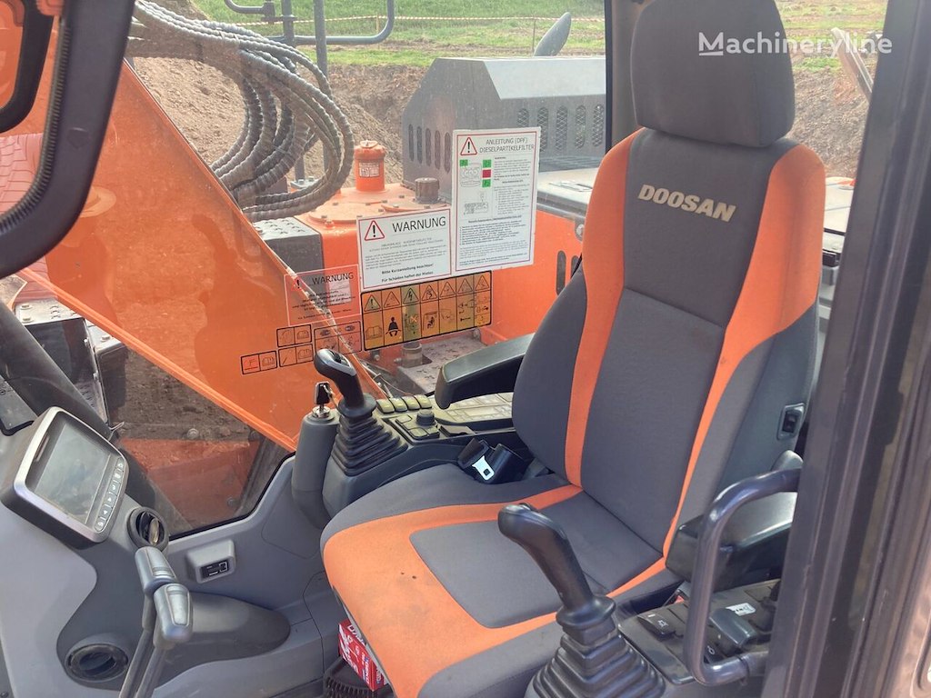 Doosan DX140LCR bager guseničar