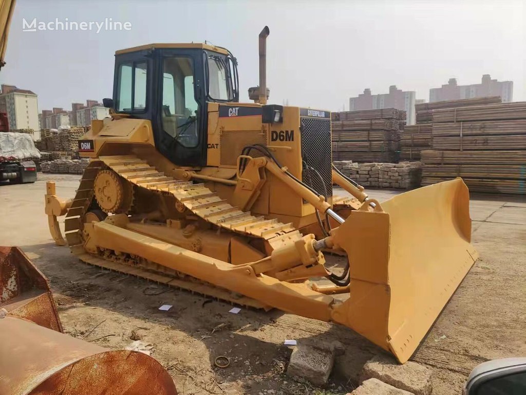 Caterpillar used d6m bulldozer in shanghai with high quality buldožer