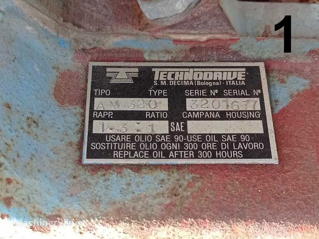 TECHNODRIVE AM320 hidraulična spojnica za bagera