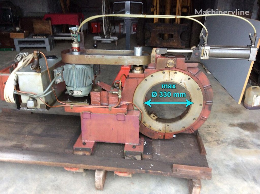 Lathe attachment for reworking crankshafts strug za metal