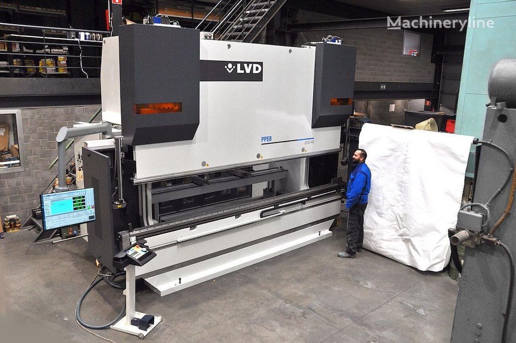 LVD 220 ton x 4200 mm Turbo CNC mašina za savijanje limova