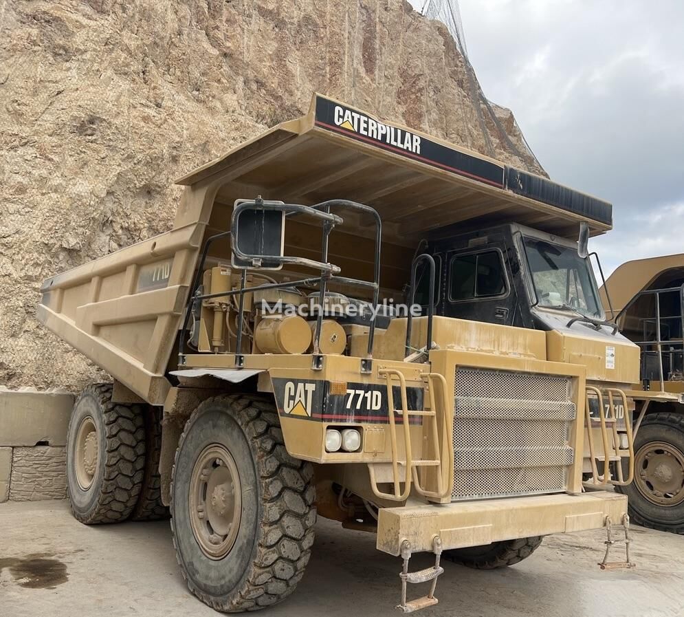 Caterpillar 771D damper sa krutom šasijom