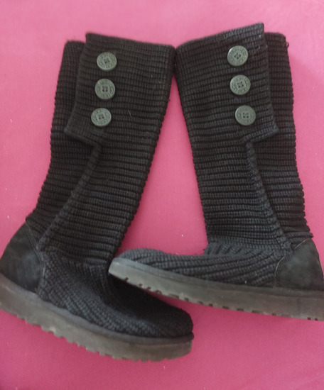 Prodajem original ugg pletene cizme