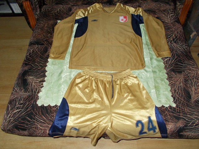 FK Radnicki Nis - dres sa pocetka 2000-ih - L velicina