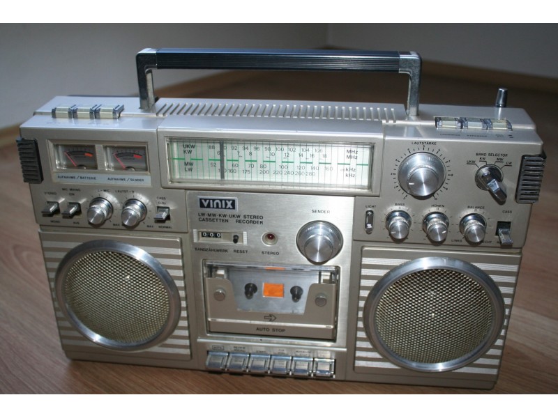 vntage VINIX boombox