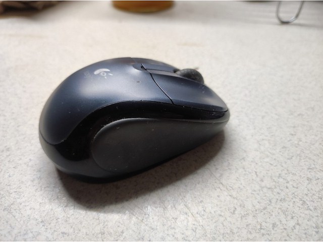 Logitech M185