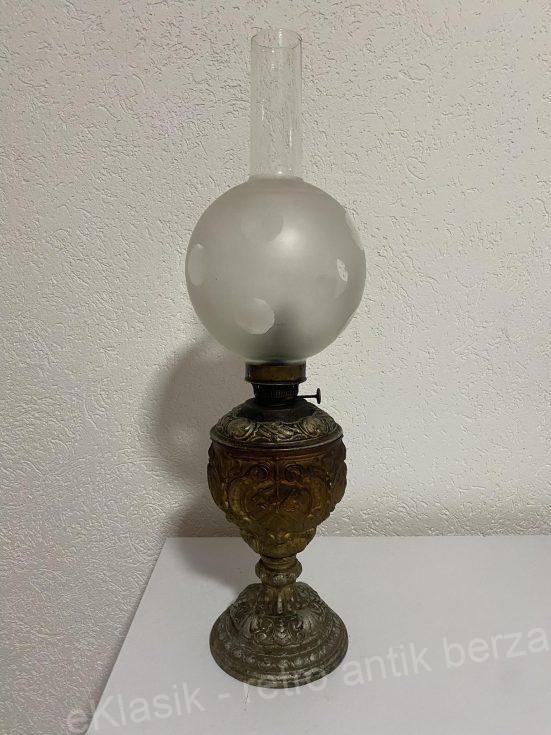 Lampa četiri grba ili lampa sećanja – petrolej lampa