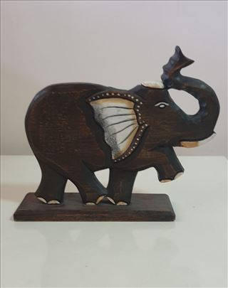 Figura slona iz antkvarnice