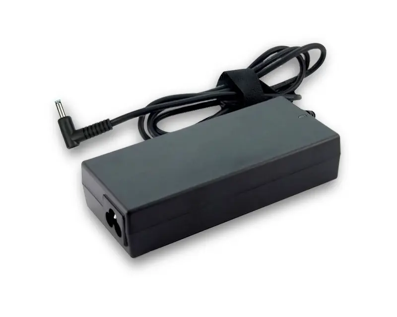 XRT EUROPOWER AC adapter za HP / COMPAQ laptop 65W 19.5V 3.33A XRT65-195-3340H crni
