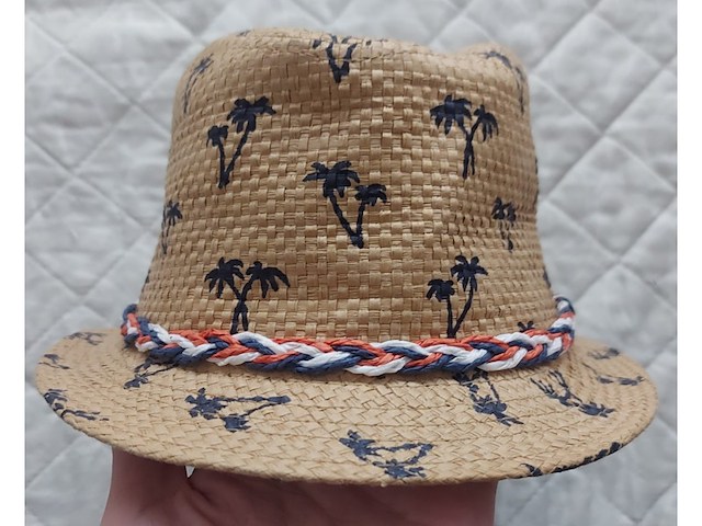 Waikiki šešir za oko 4 godine