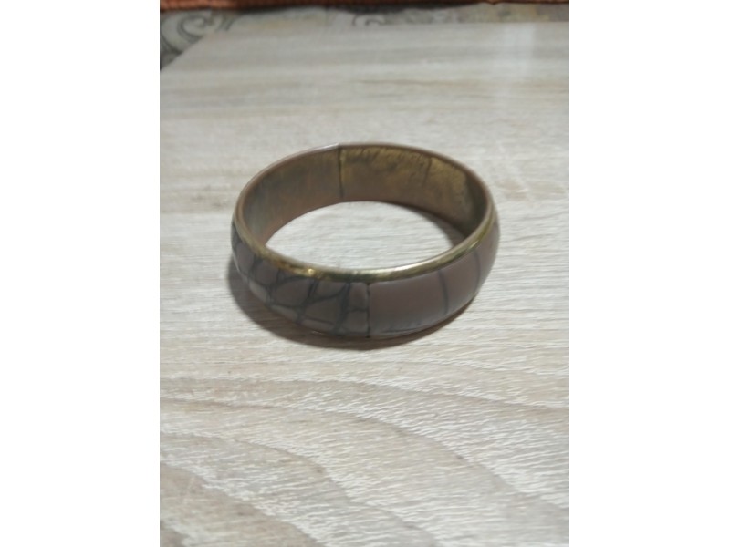 ATRAKTIVNA METALNA kupite 5-platite 4