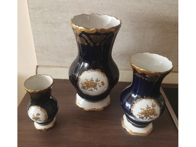 Set od 3 kobalt vaze od porcelana