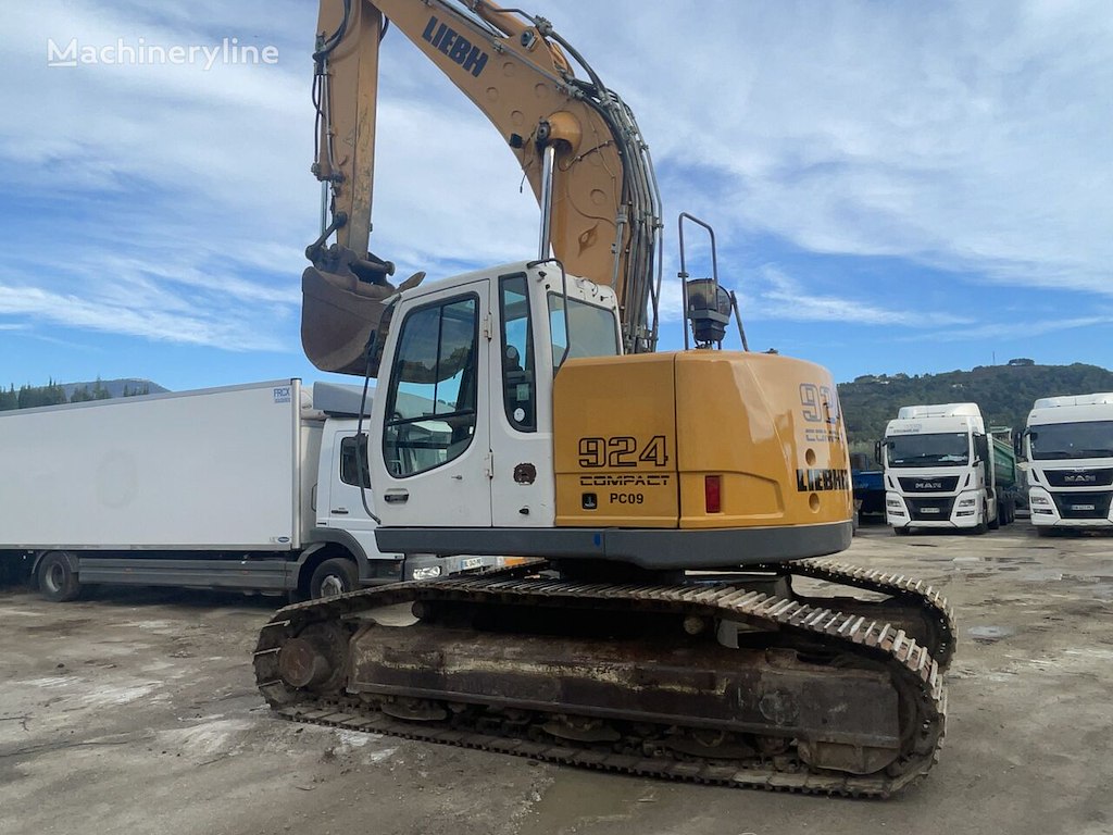 Liebherr R924 Compact bager guseničar