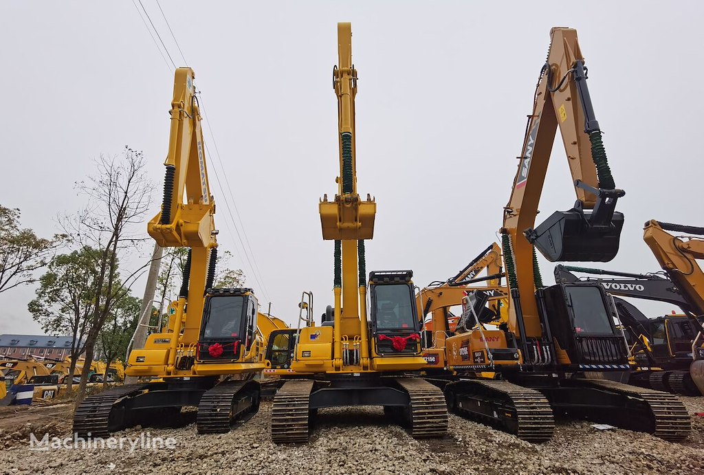 Komatsu PC220-8 bager guseničar