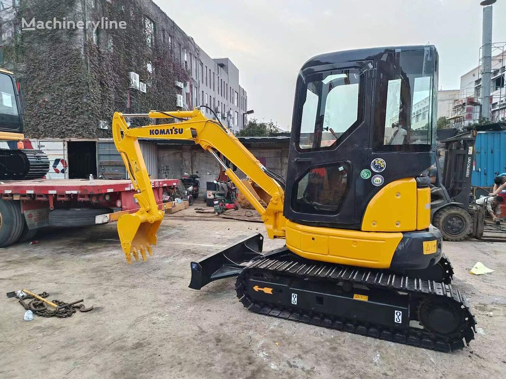 Komatsu PC35 bager guseničar