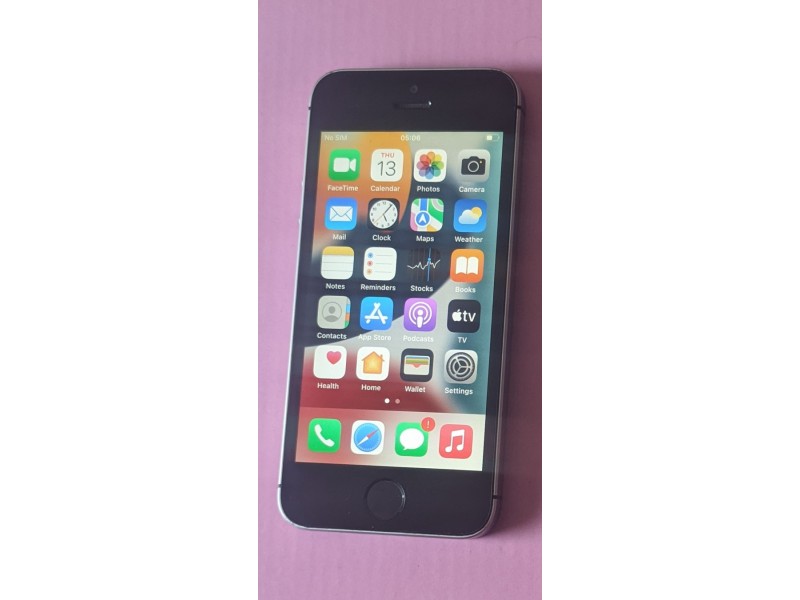 iPhone SE - 64gb - sim free - perfektno stanje