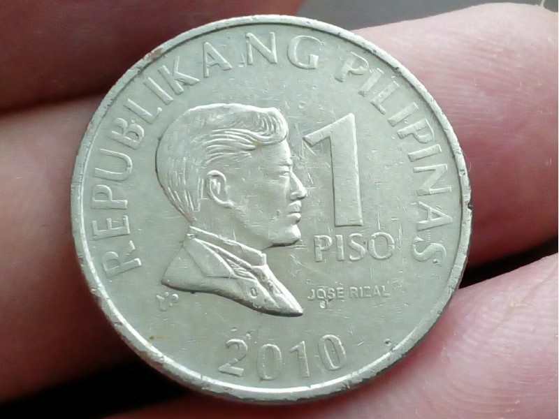 Filipini, 1 piso 2010