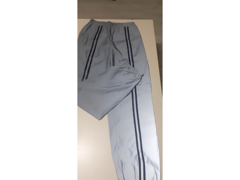 L 100 pantalone SHEIN za planinarenje i kisu 11-12