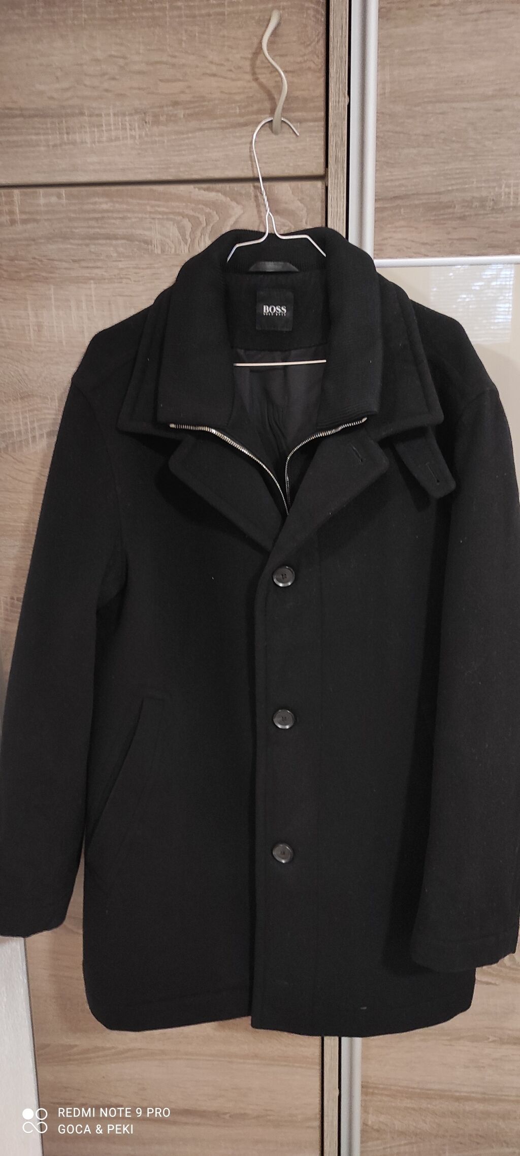 Original Hugo Boss kaput / jakna od kašmira i vune.   Debeo kaput