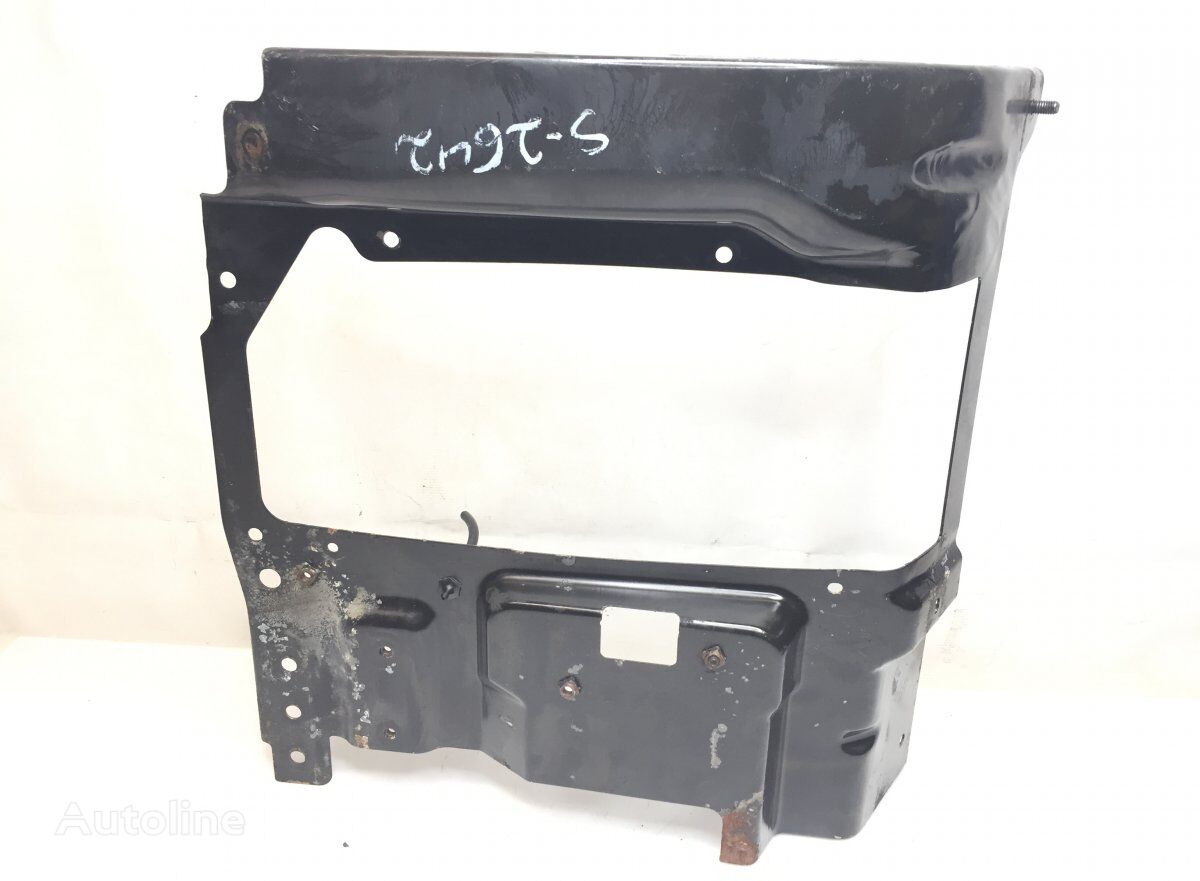 Headlight Mounting Bracket, Left Scania R-series (01.04-) 1727991 1438557 za Scania P,G,R,T-series (2004-2017) tegljača
