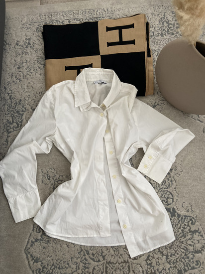 Klasična bela košulja