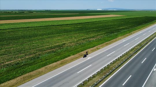 Inđija autoput - poljoprivredno zemljište 2,7 ha