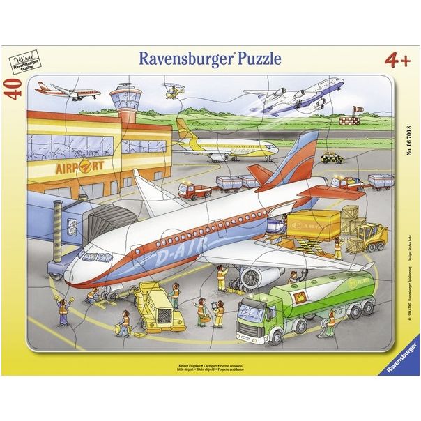 Ravensburger puzzle - Na arodromu - 40 delova